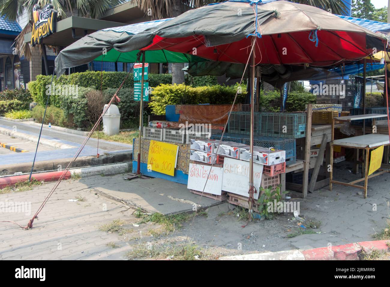 Food vendor stall tent hi-res stock photography and images - Alamy