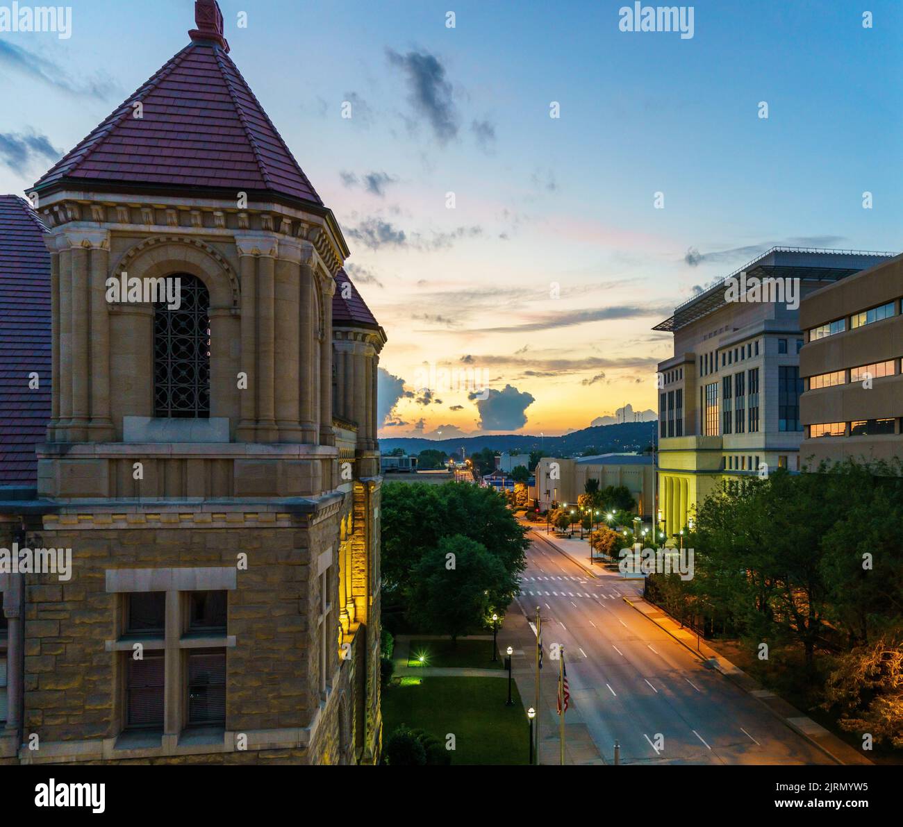 Old county court building hi-res stock photography and images - Alamy