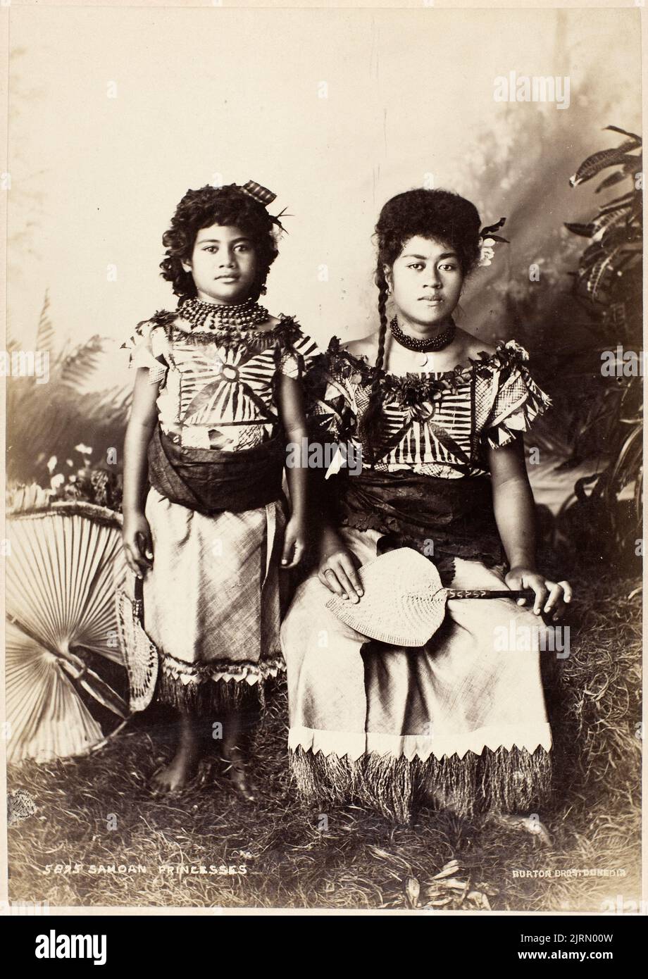 Samoan costume hi-res stock photography and images - Alamy