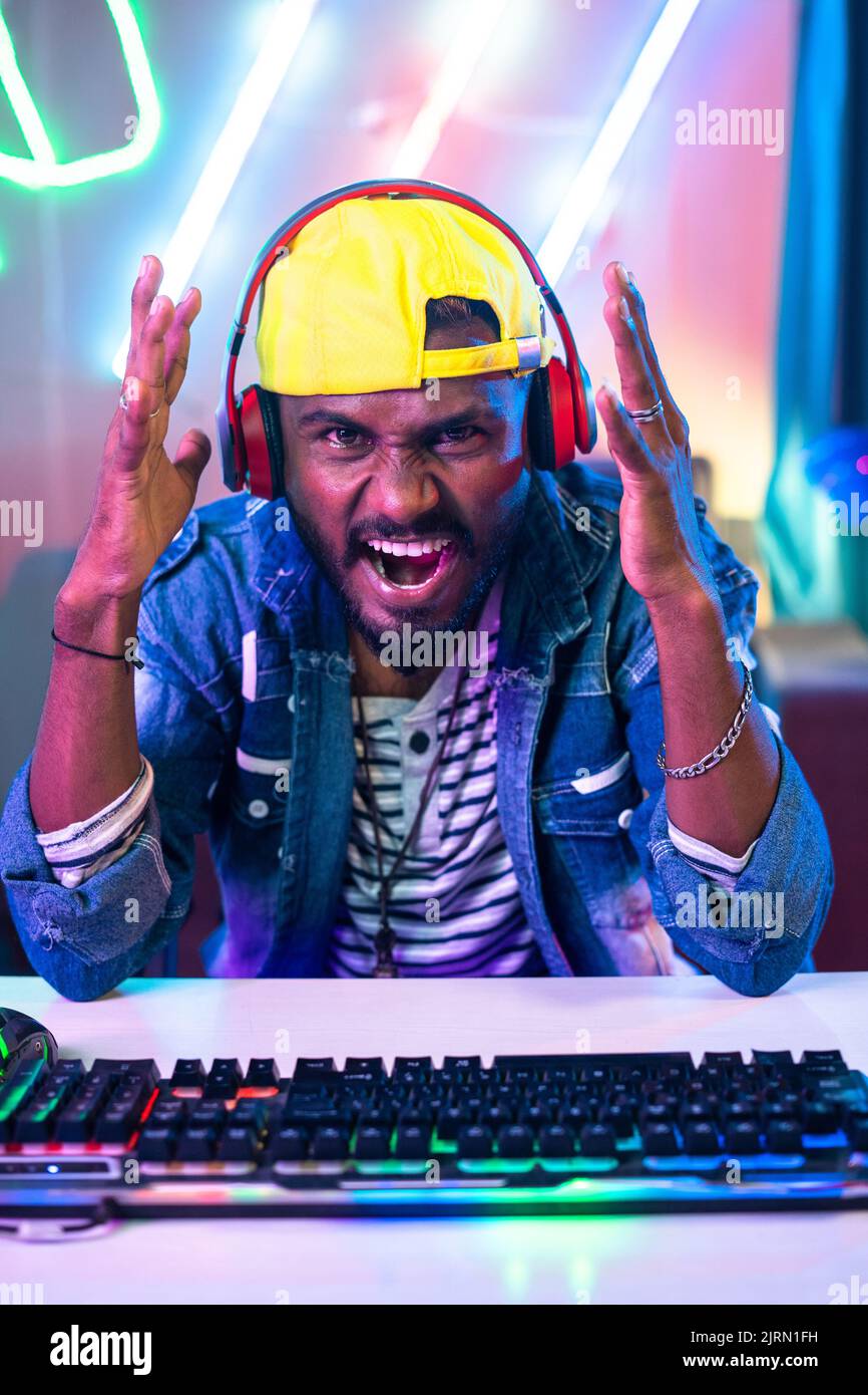 Angry gamer hi-res stock photography and images - Alamy