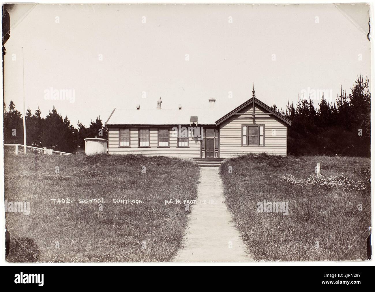 Duntroon school hi-res stock photography and images - Alamy