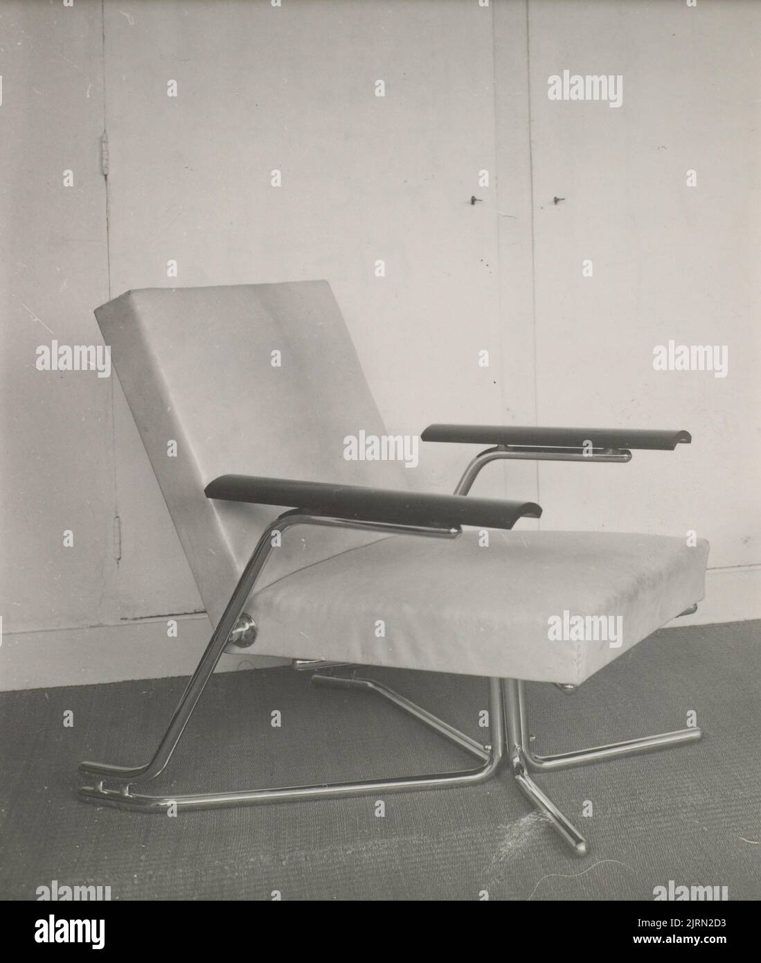 J j p oud chair hi-res stock photography and images - Alamy