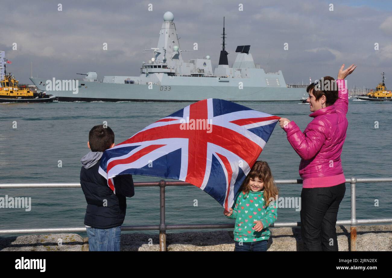 ANNA VICKERS AND HER CHILDREN CHARLOTTE (4) AND CHRISTOPHER (9) SAY ...