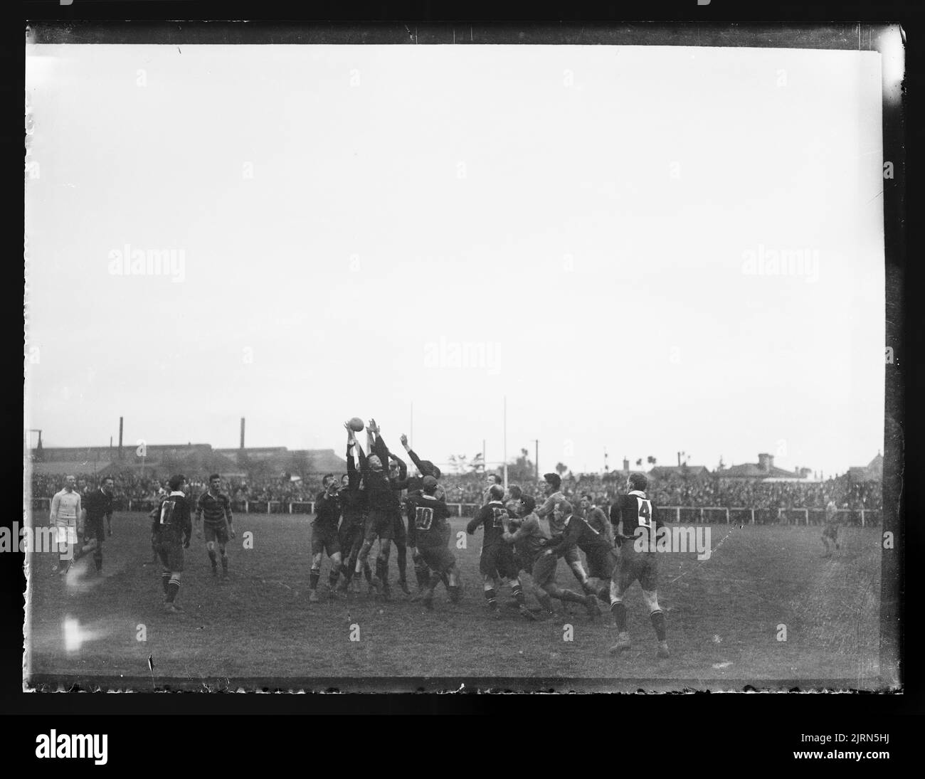 Lineout formation - scene from rugby union match in Southland Stock ...