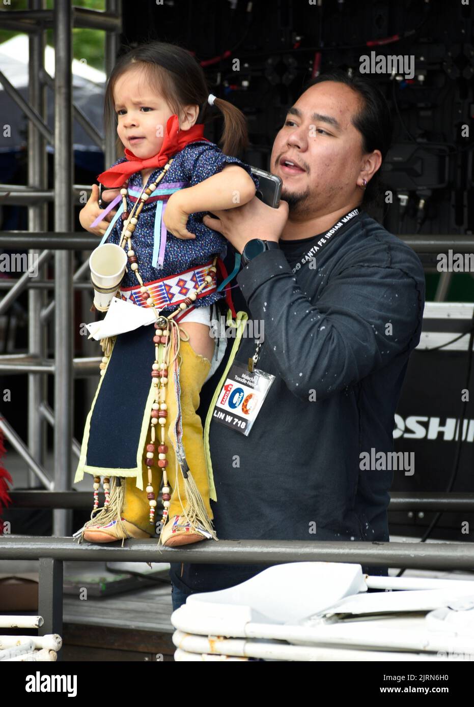Native american father daughter hi-res stock photography and images - Alamy
