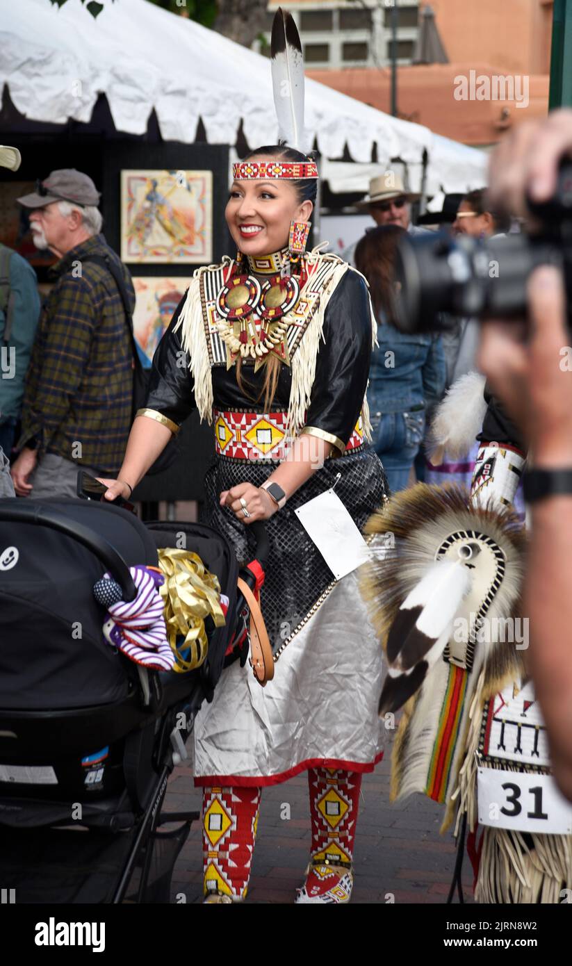 Mandan tribe hi-res stock photography and images - Alamy