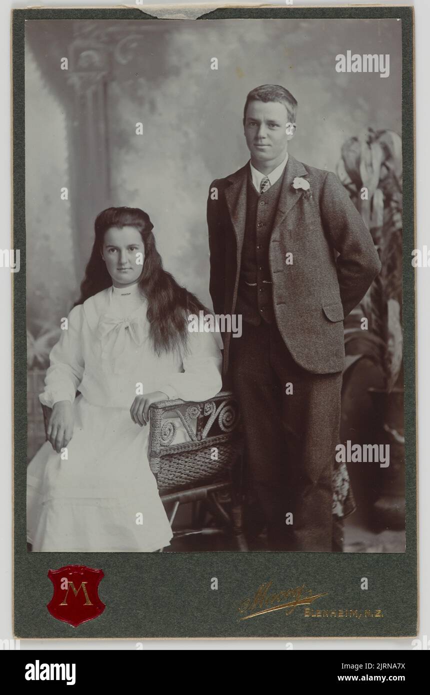 Young couple, circa 1890-1915, Blenheim, by William H. Macey Stock Photo - Alamy
