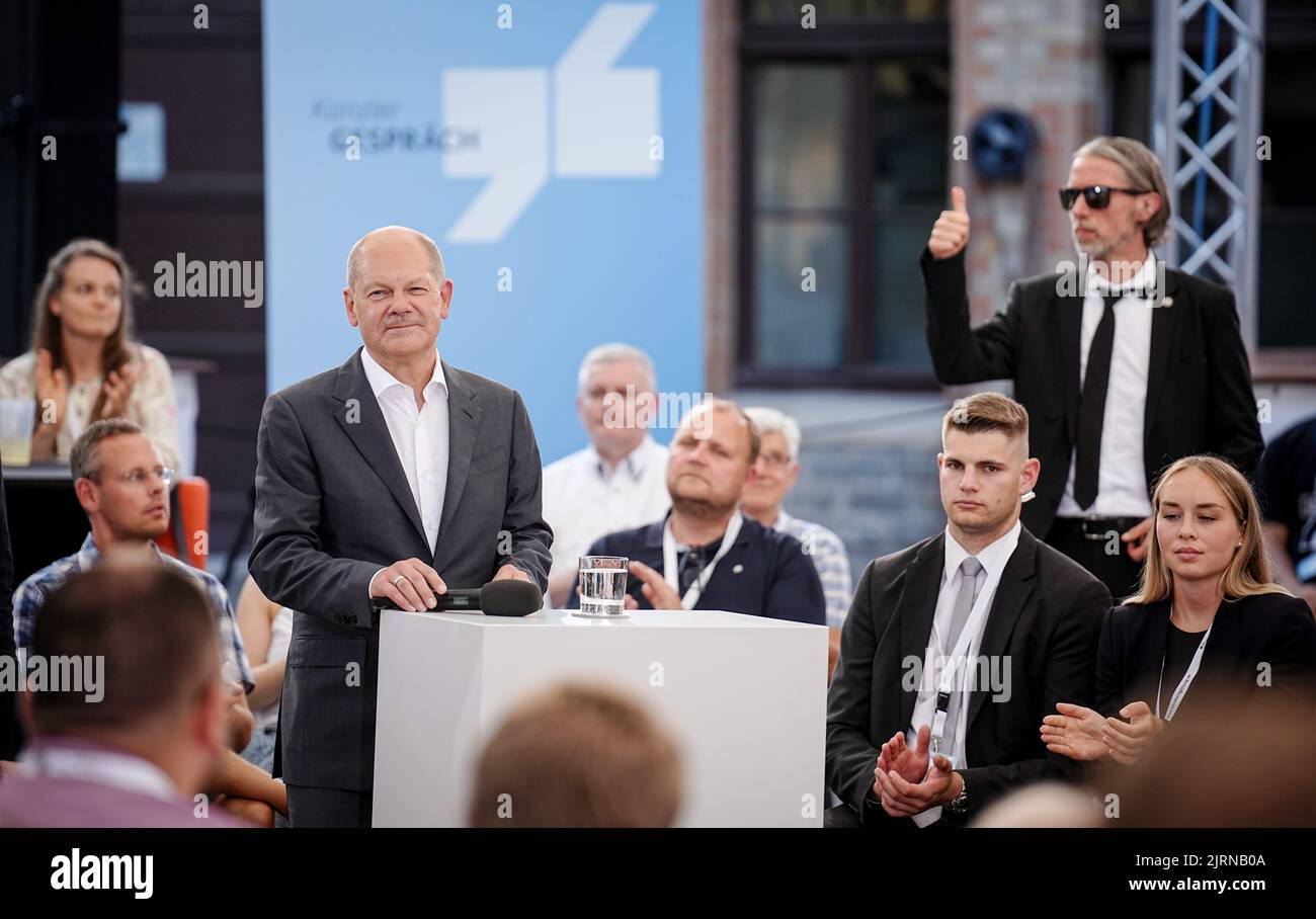 Magdeburg, Germany. 25th Aug, 2022. Chancellor Olaf Scholz (SPD) talks ...