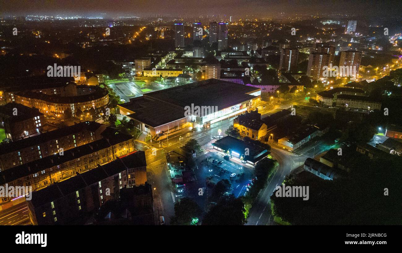 Night time image of Maryhill's local Tesco store Stock Photo - Alamy
