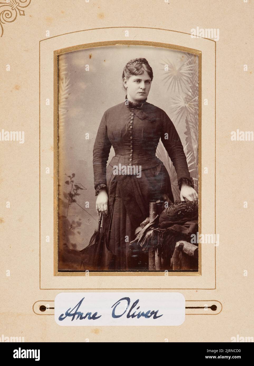 Oliver family album anne oliver hi-res stock photography and images - Alamy