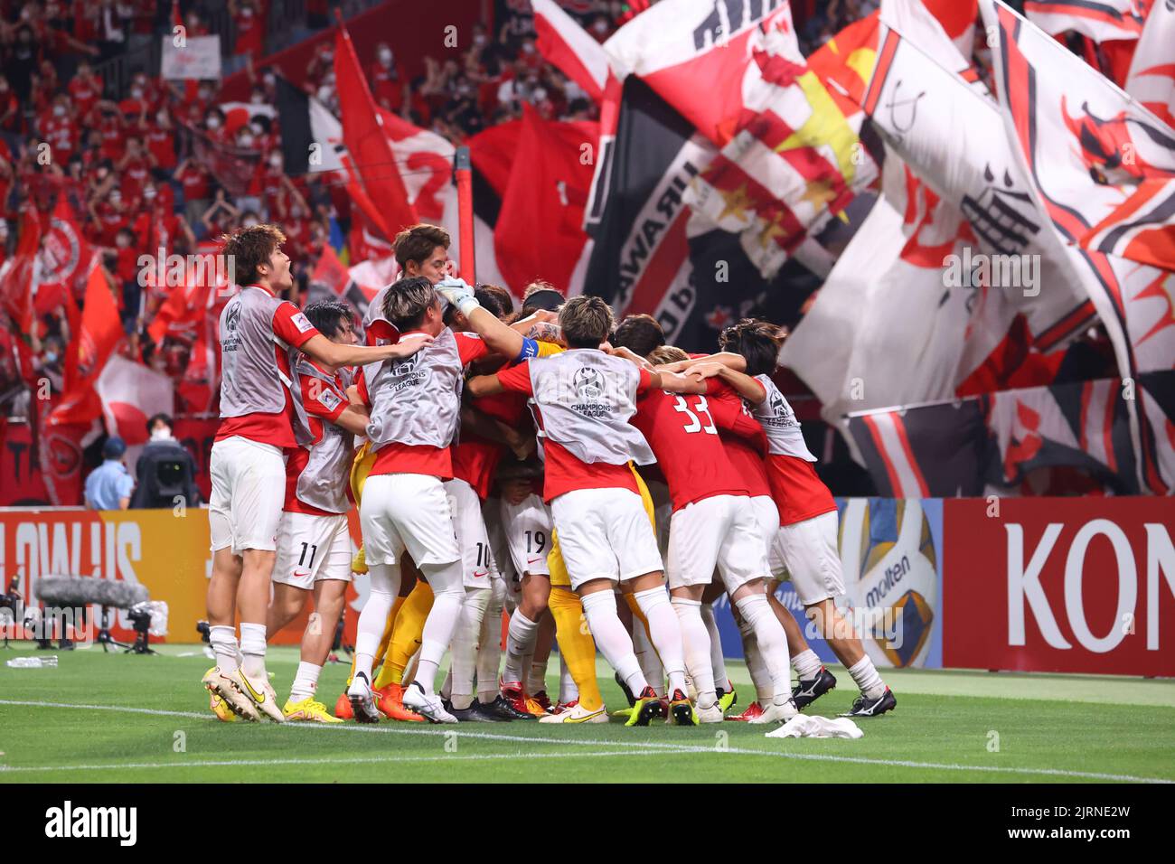 Saitama, Japan. 25th Aug, 2022. Urawa Red Diamonds players celebrate ...