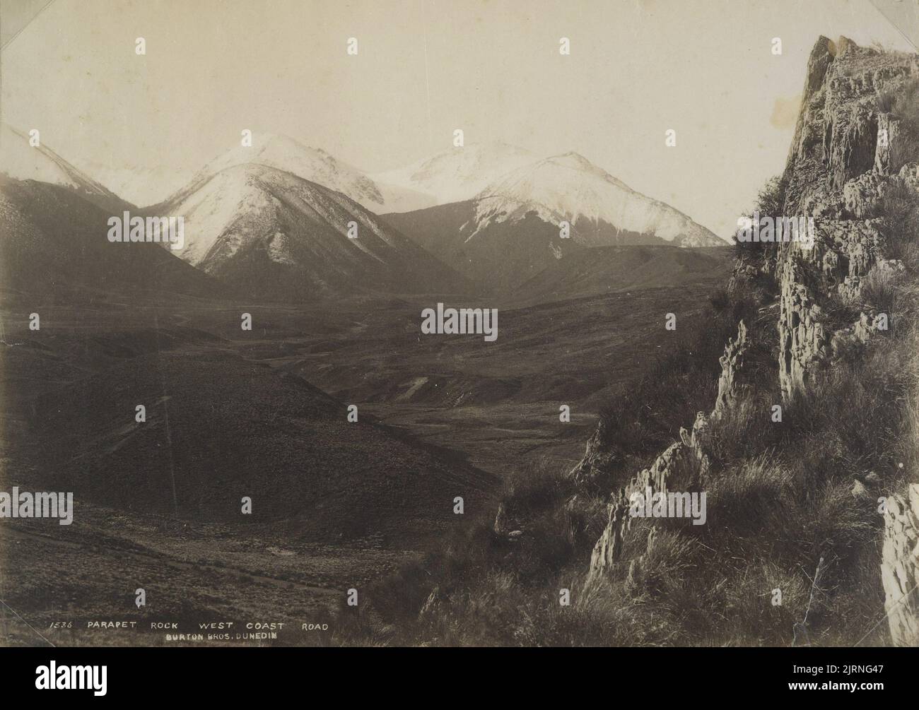 West coast road parapet rock hi-res stock photography and images - Alamy