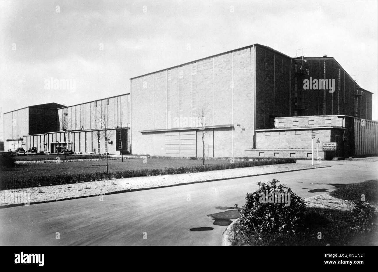 Cinema berlin 1930s hi-res stock photography and images - Alamy