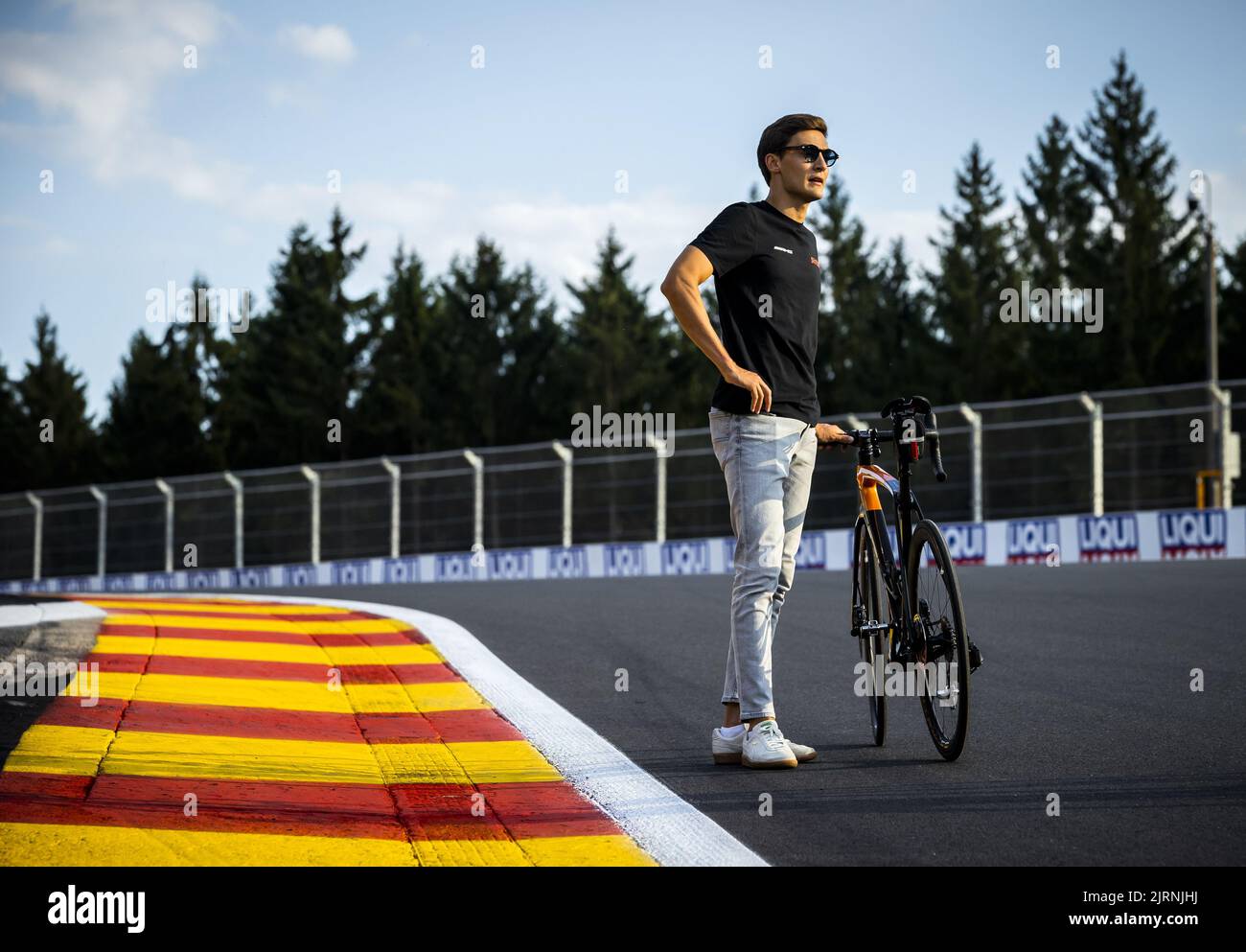 2022-08-25 18:52:00 SPA - George Russell (Mercedes) in Eau Rouge on the ...