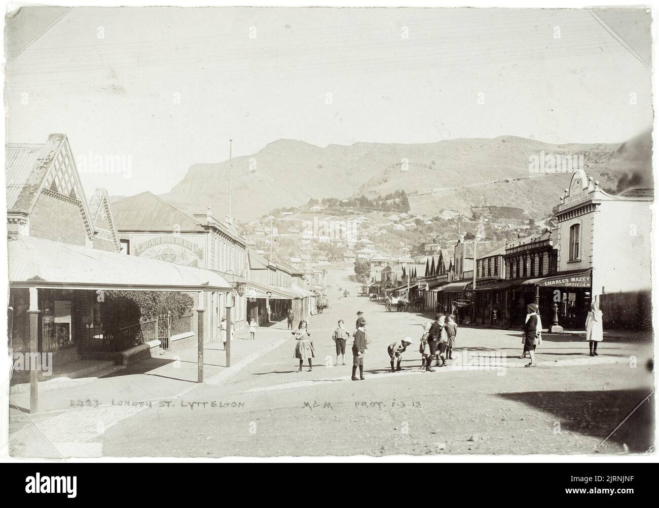 London St, Lyttelton, 1912, Lyttelton, by Muir & Moodie Stock Photo - Alamy