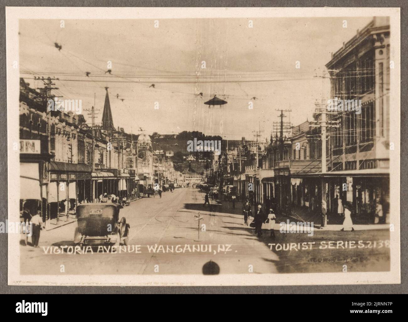 Victoria Avenue, Wanganui [sic], New Zealand. From the album: Snaps ...