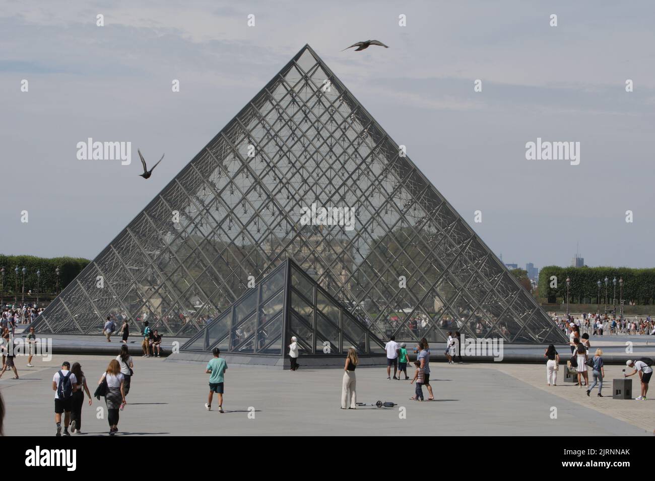 Paris, France. 25th Aug, 2022. Members of the public enjoys and line up ...