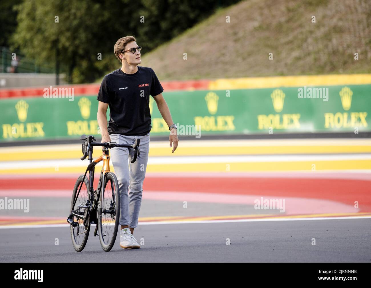 2022-08-25 18:49:52 SPA - George Russell (Mercedes) in Eau Rouge on the ...