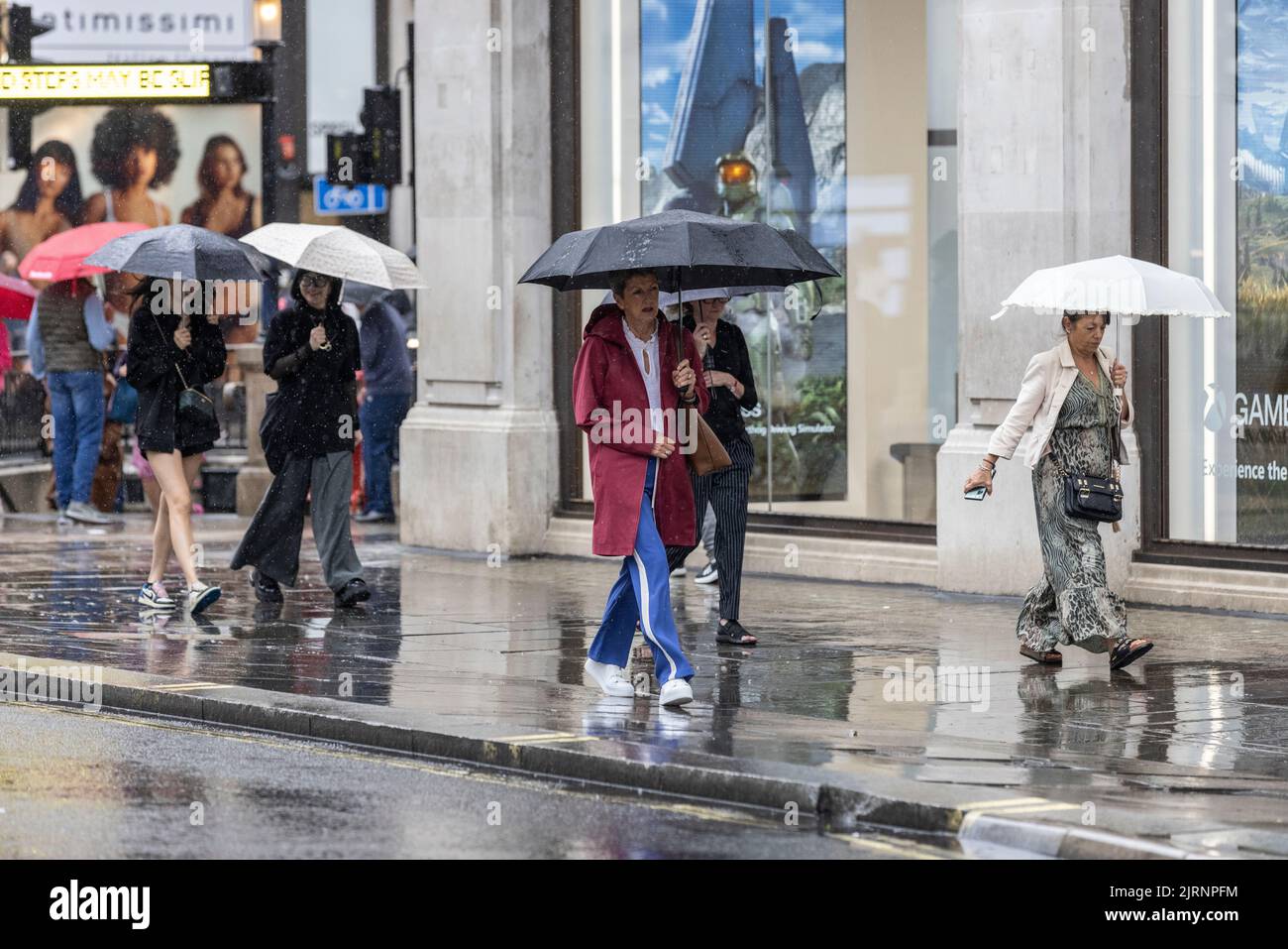 Summer storm showers august 2022 hi-res stock photography and images ...