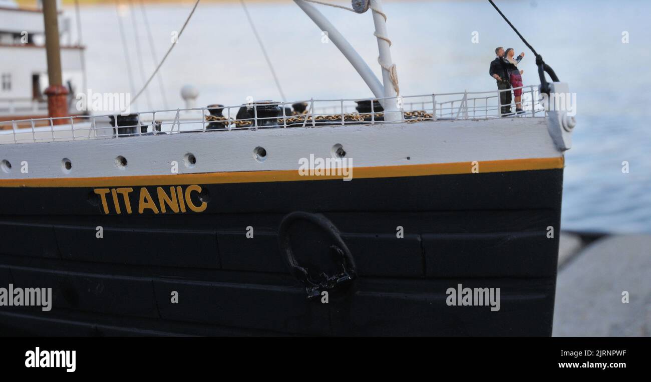 Jack And Rose Titanic Bow