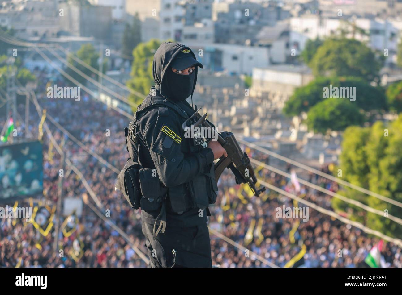 Rafah, Palestinian Territories. 25th Aug, 2022. A Palestinian fighter ...