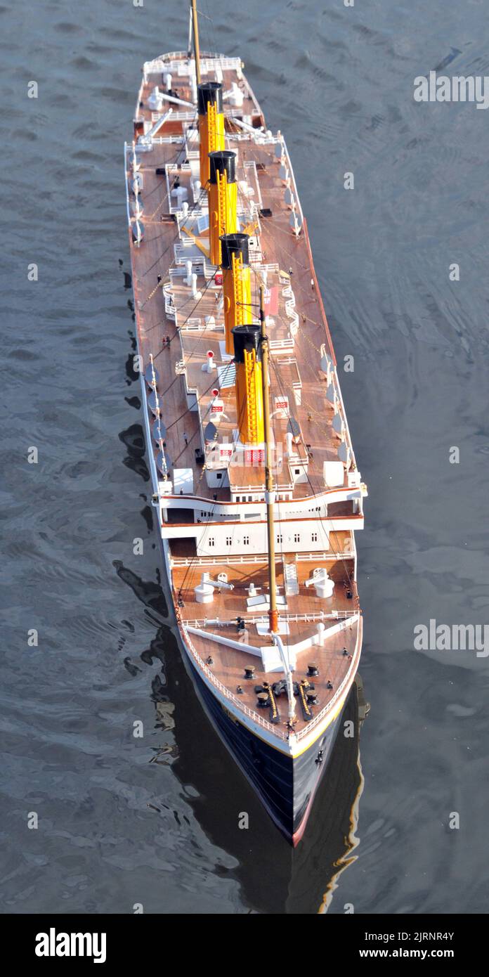 Jack And Rose Titanic Bow