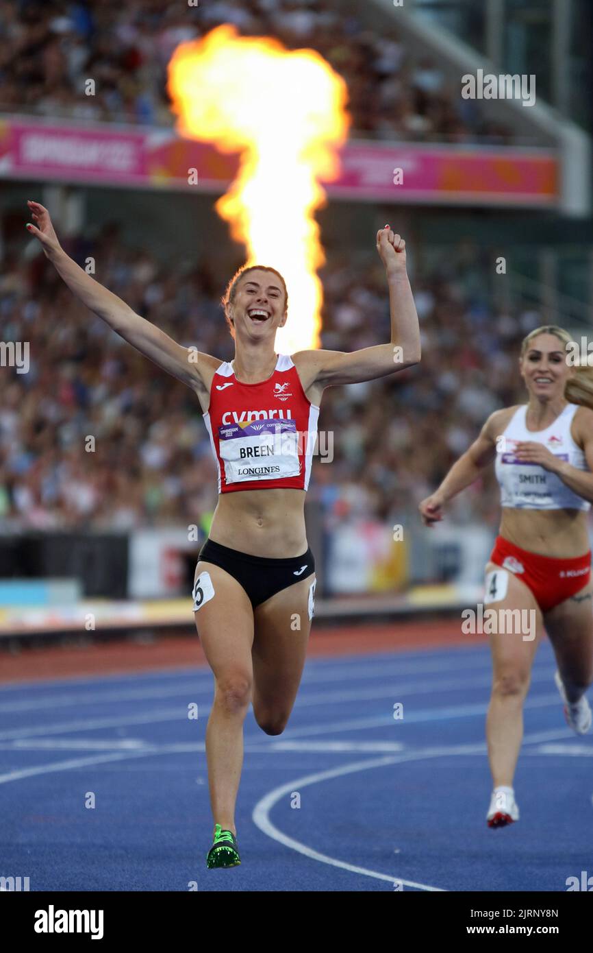 Olivia BREEN of Wales celebrates winning gold in the Women's T37 / T38 ...