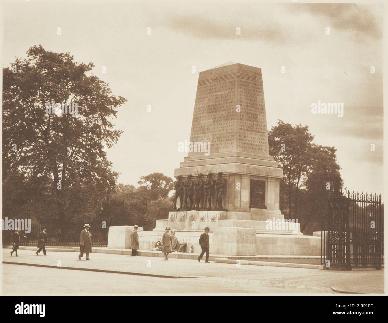 [World War I monument]. From the album: Photograph album - London ...