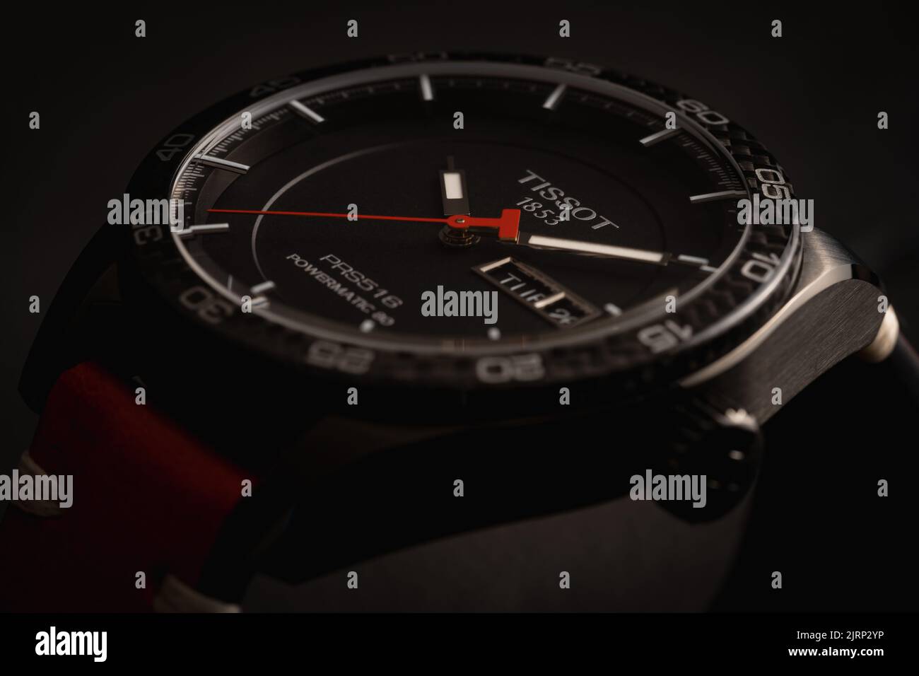 Dynamic fashion hi-res stock photography and images - Alamy