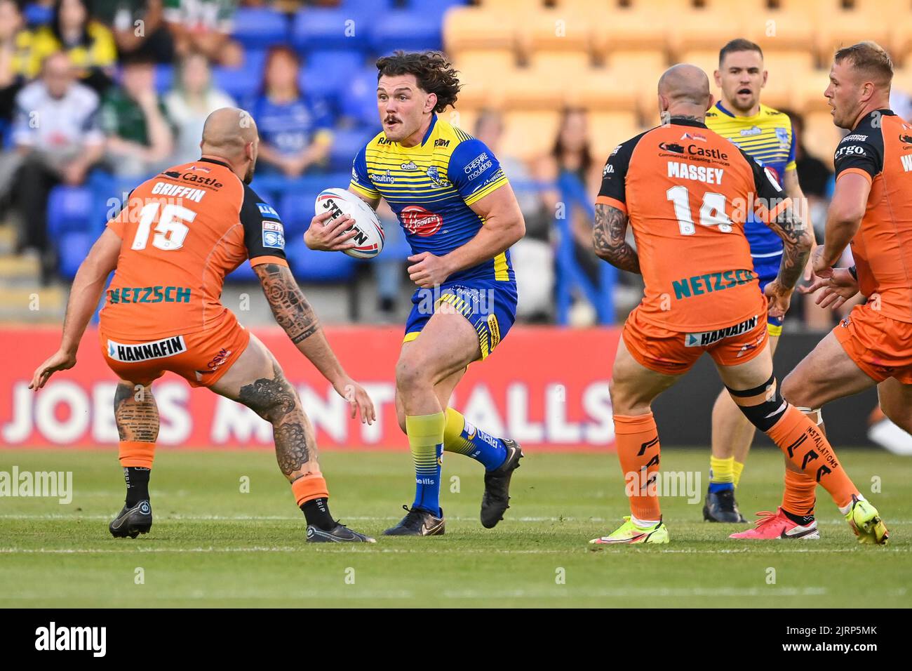 Rob Mulhern #19 of Warrington Wolves in action Stock Photo - Alamy
