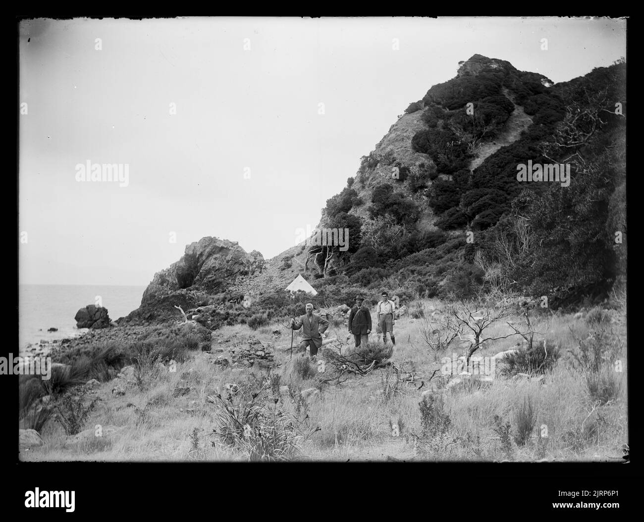 The coast of Kapiti at Te Kahua o te Rangi stream with window rock in ...