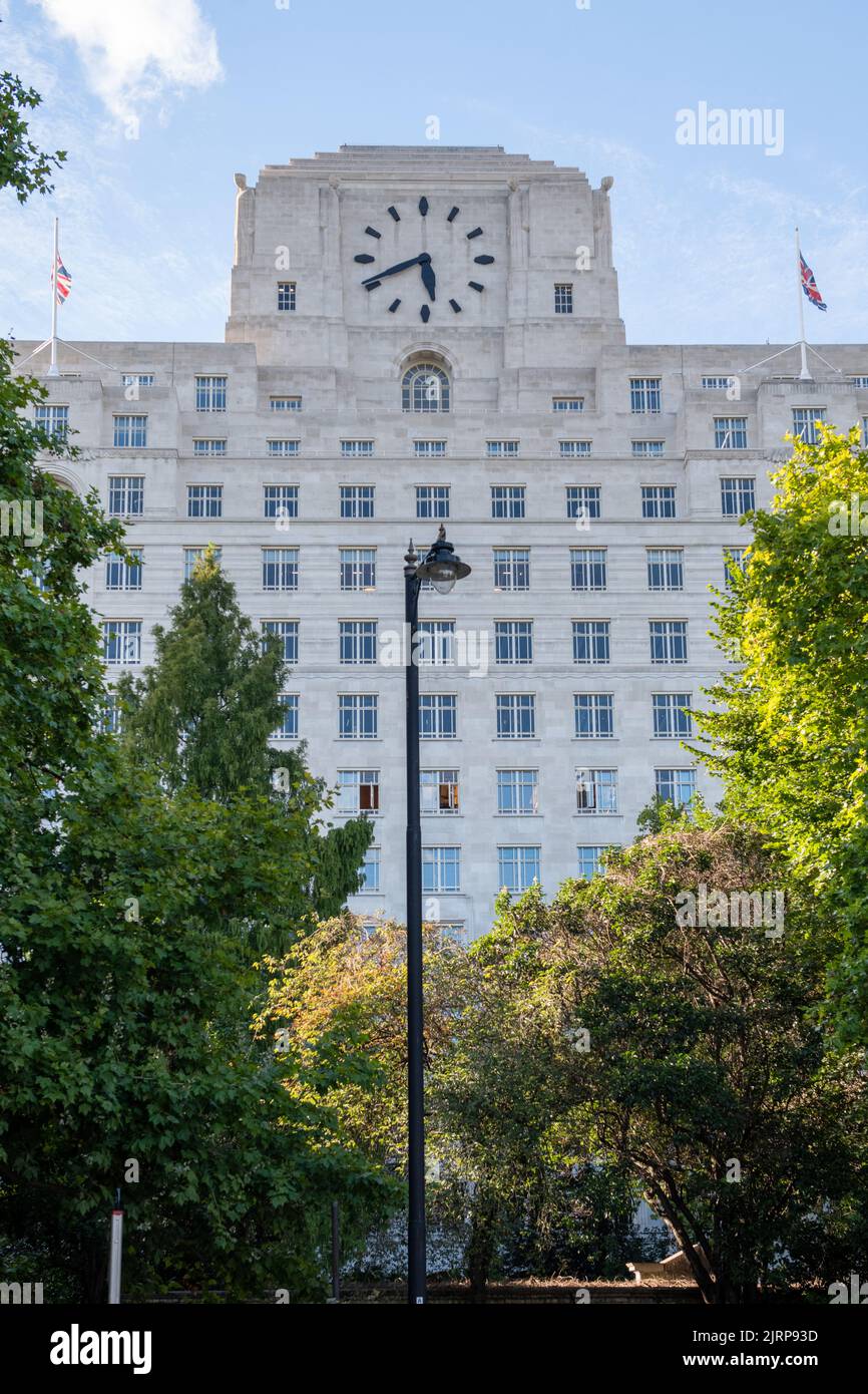 Shell Mex Building , London Stock Photo - Alamy
