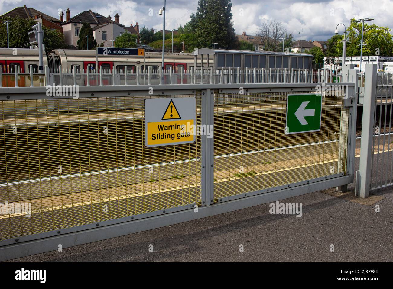 Sliding gate hi-res stock photography and images - Alamy