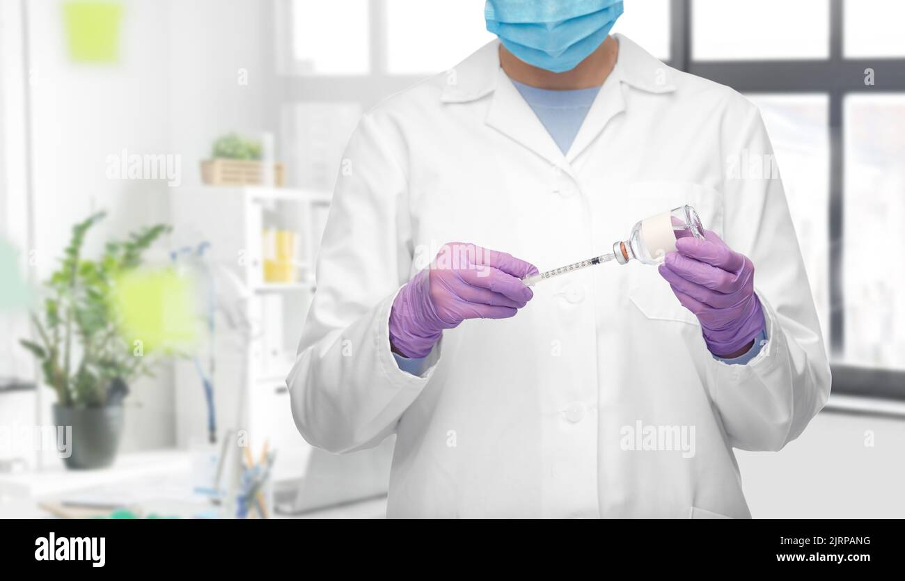 Medical syringe bottle mask hi-res stock photography and images - Alamy