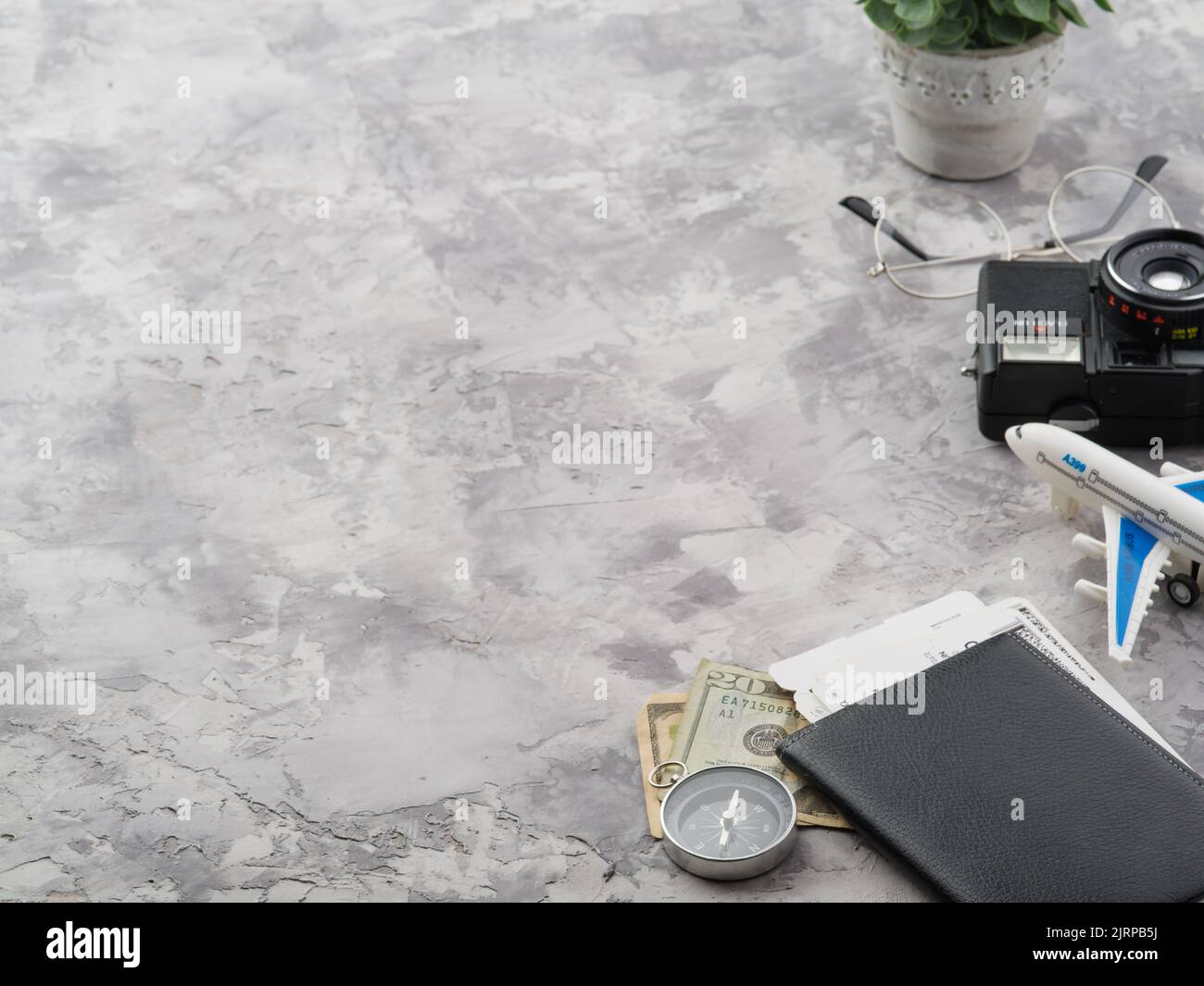 Map key compass hi-res stock photography and images - Alamy