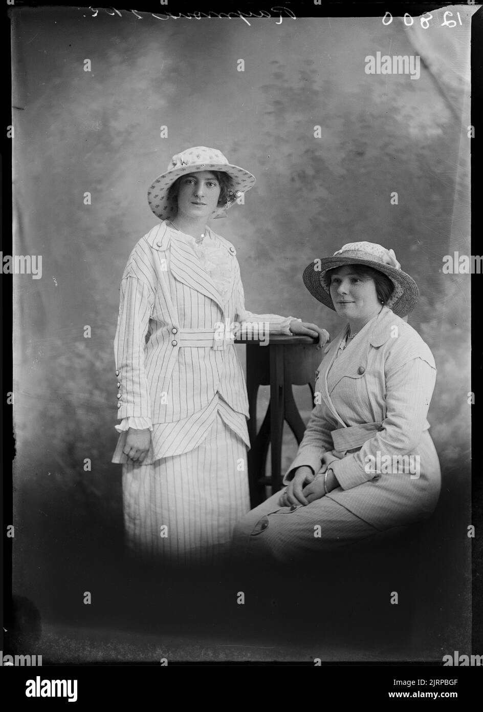 Raymond 2 PC, circa 1920, Wellington, by Berry & Co Stock Photo - Alamy