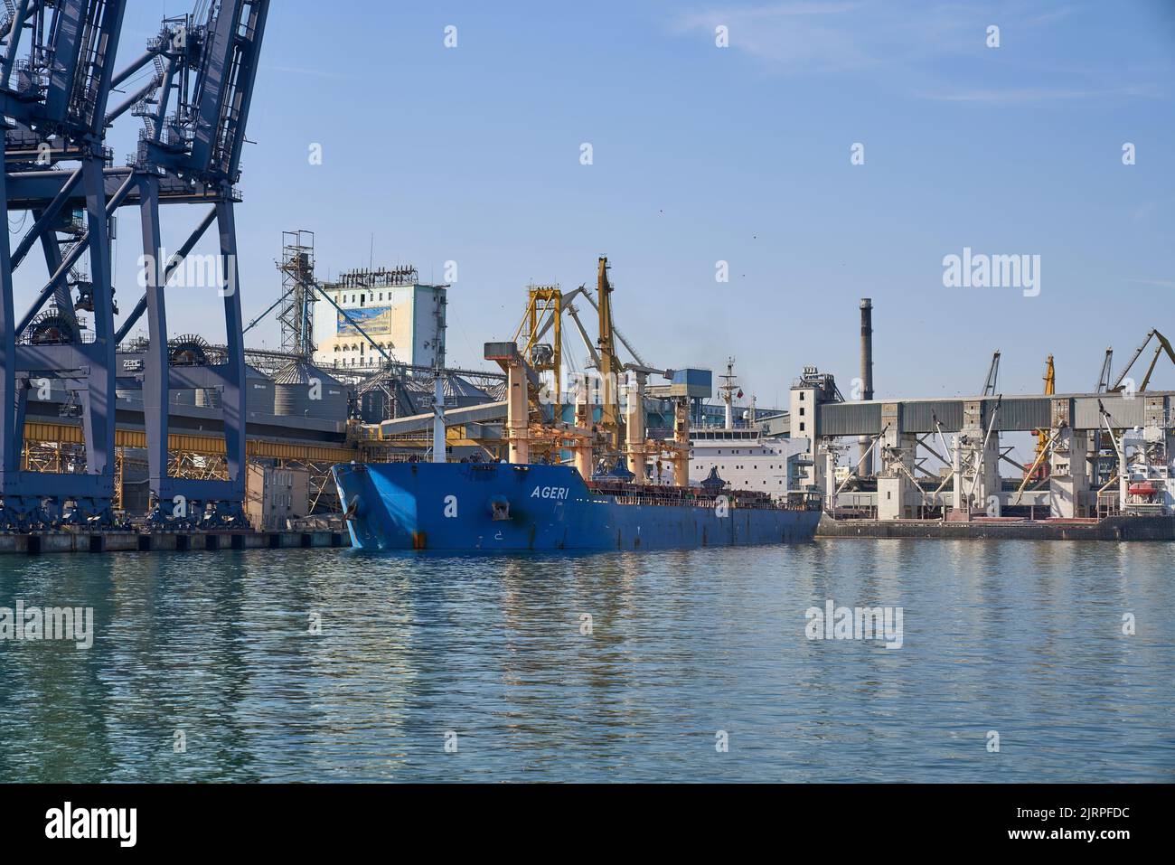 Odessa, Ukraine SIRCA 2019: Bulk carrier at port grain elevator ...