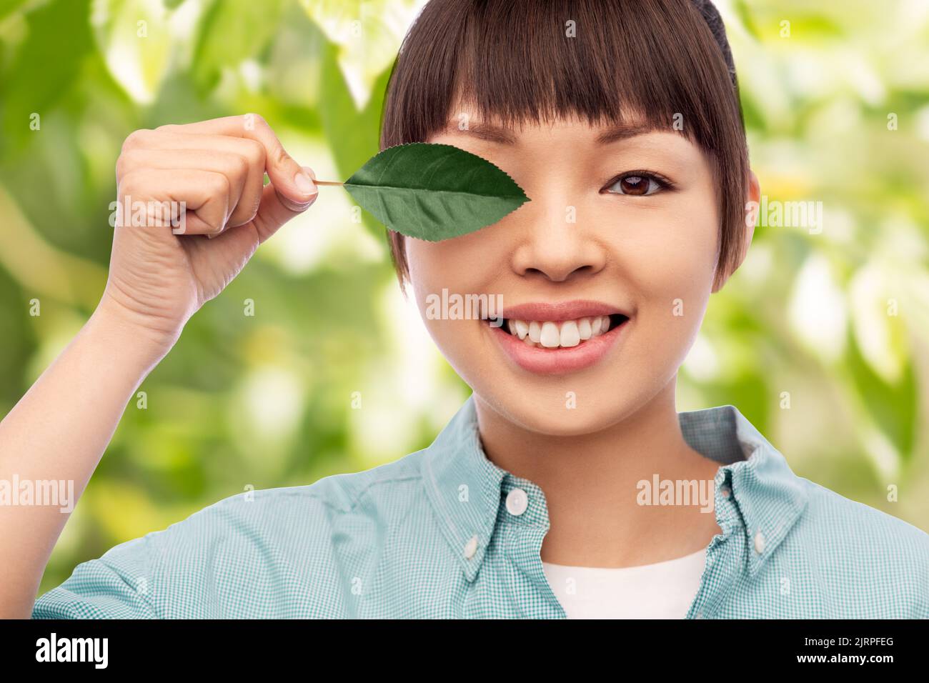 Woman holding organic eco hi-res stock photography and images - Alamy