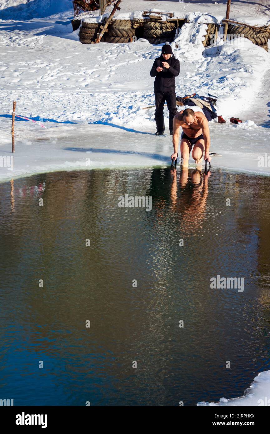 Ice swim challenge hi-res stock photography and images - Alamy
