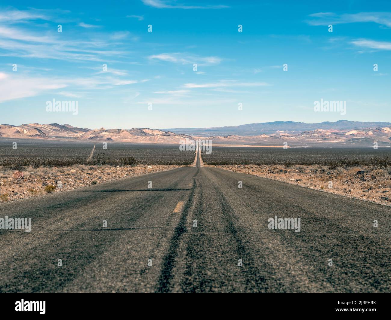 California road perspective hi-res stock photography and images - Alamy