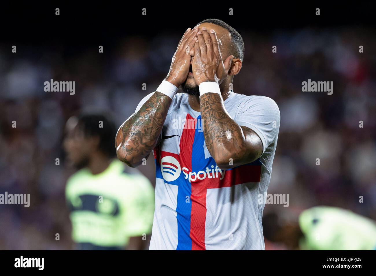 BARCELONA, SPAIN - AUGUST 24: Memphis Depay of FC Barcelona reacts ...