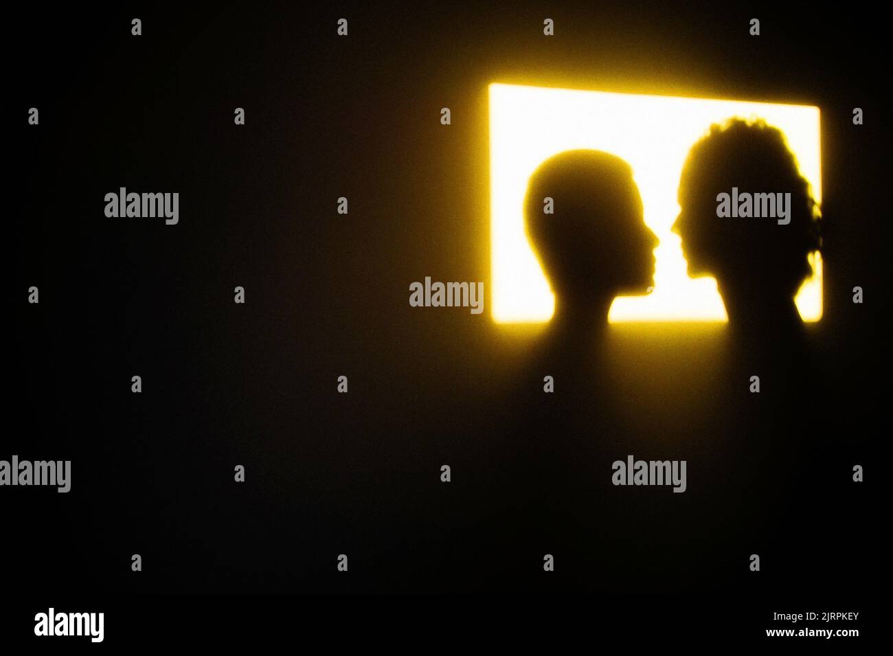 Shadow couple hi-res stock photography and images - Alamy