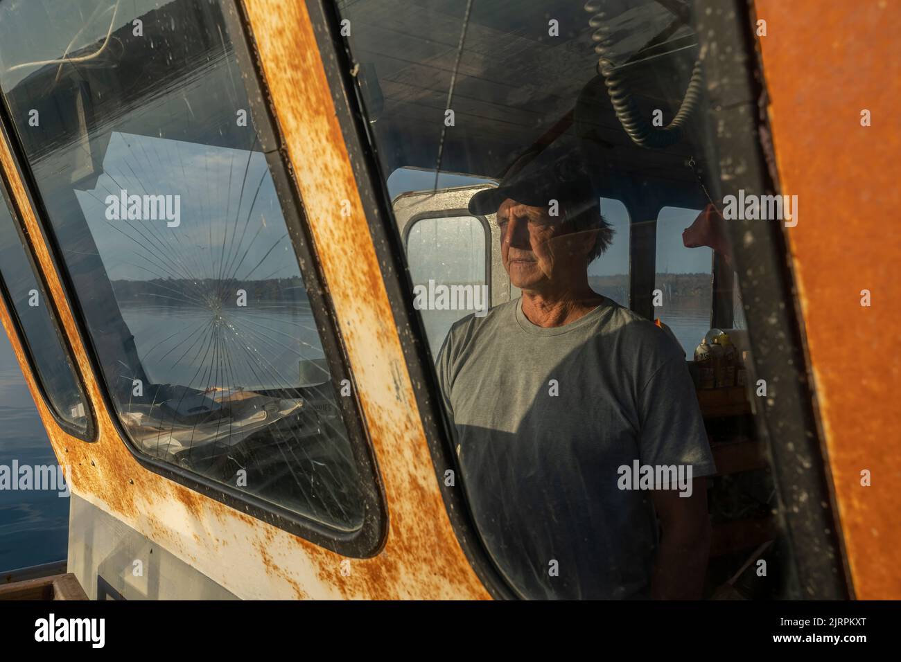 Mussel barge hi-res stock photography and images - Alamy