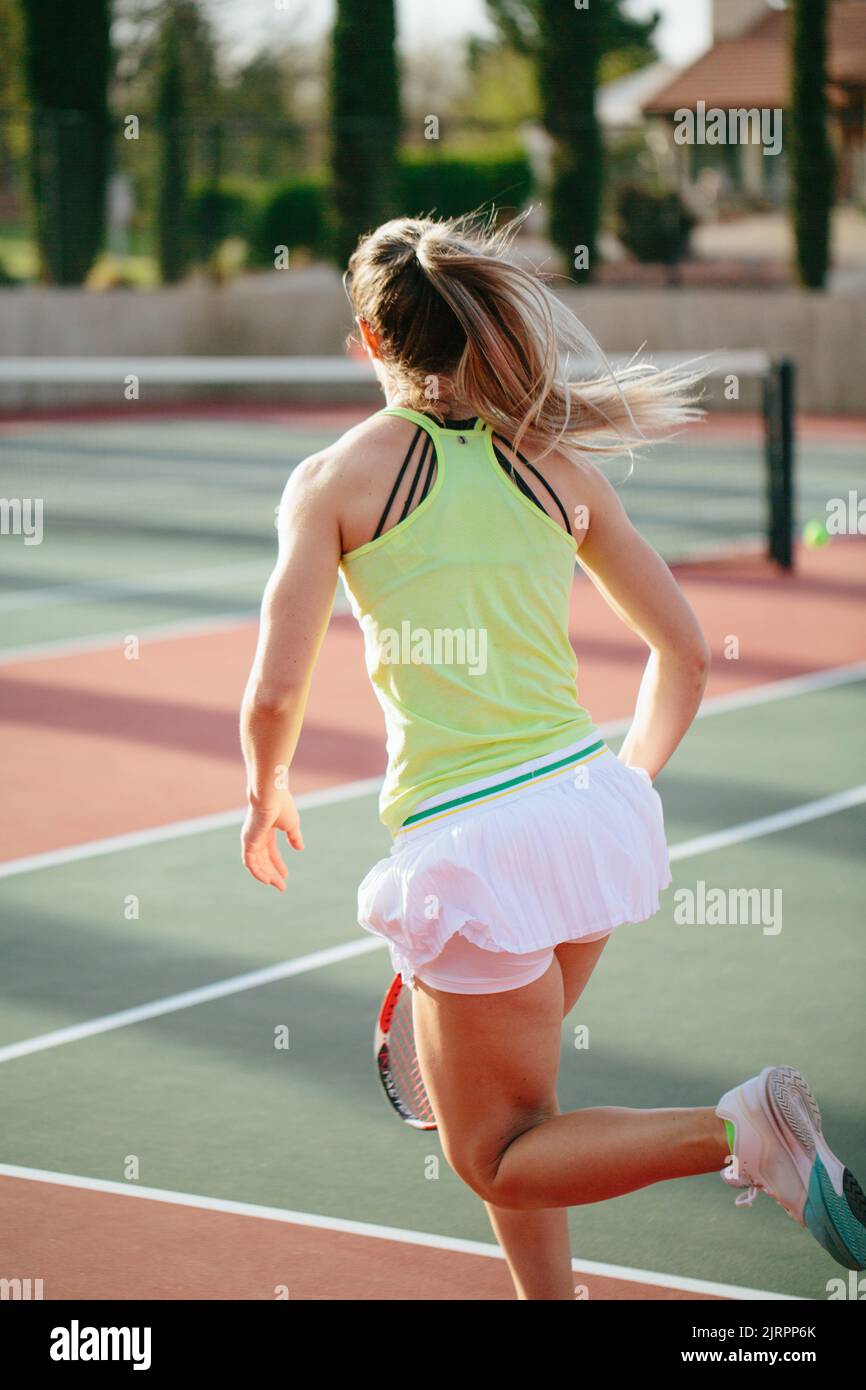 Tennis court outside hi-res stock photography and images - Alamy