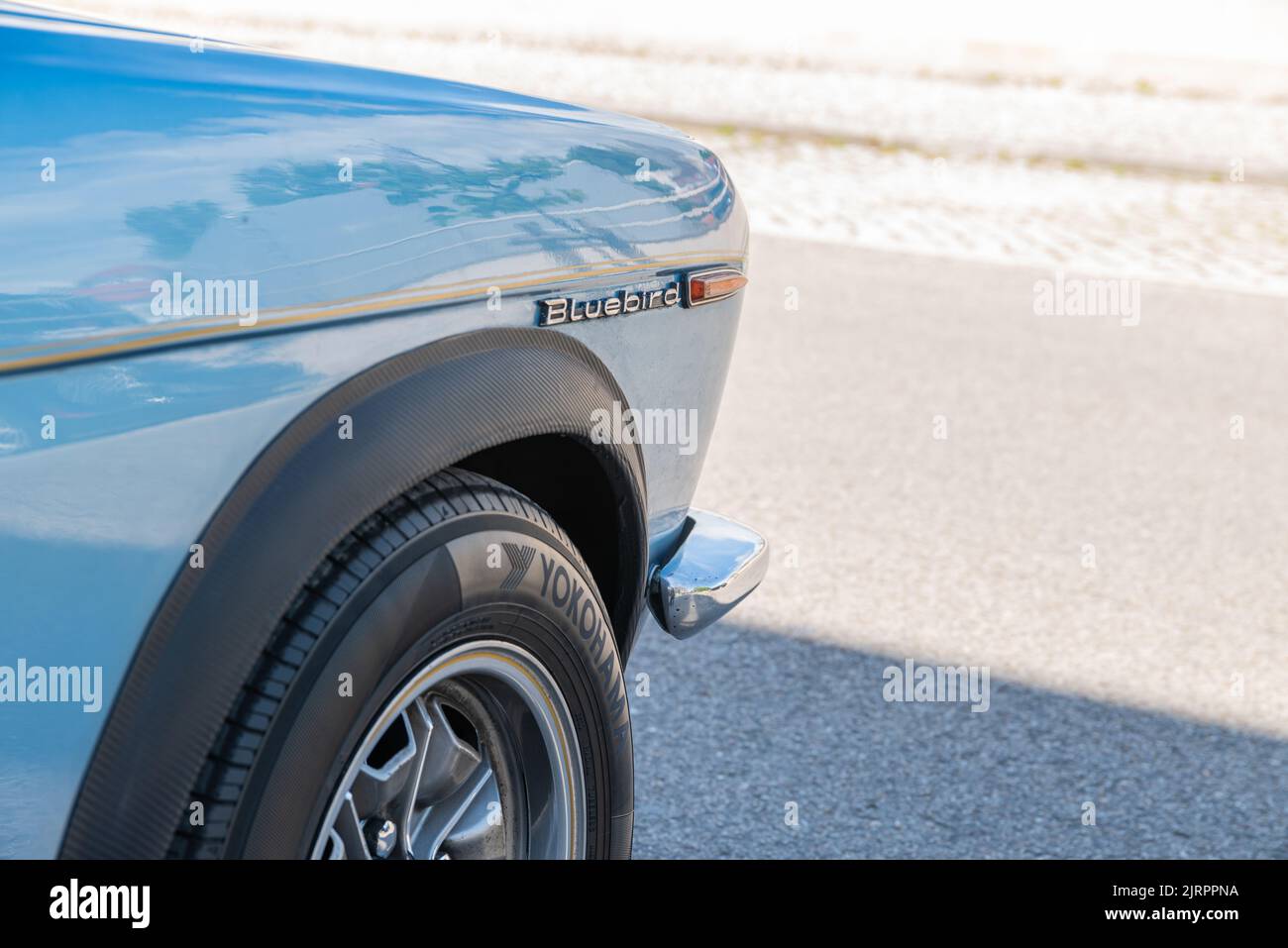 Bluebird car hi-res stock photography and images - Alamy