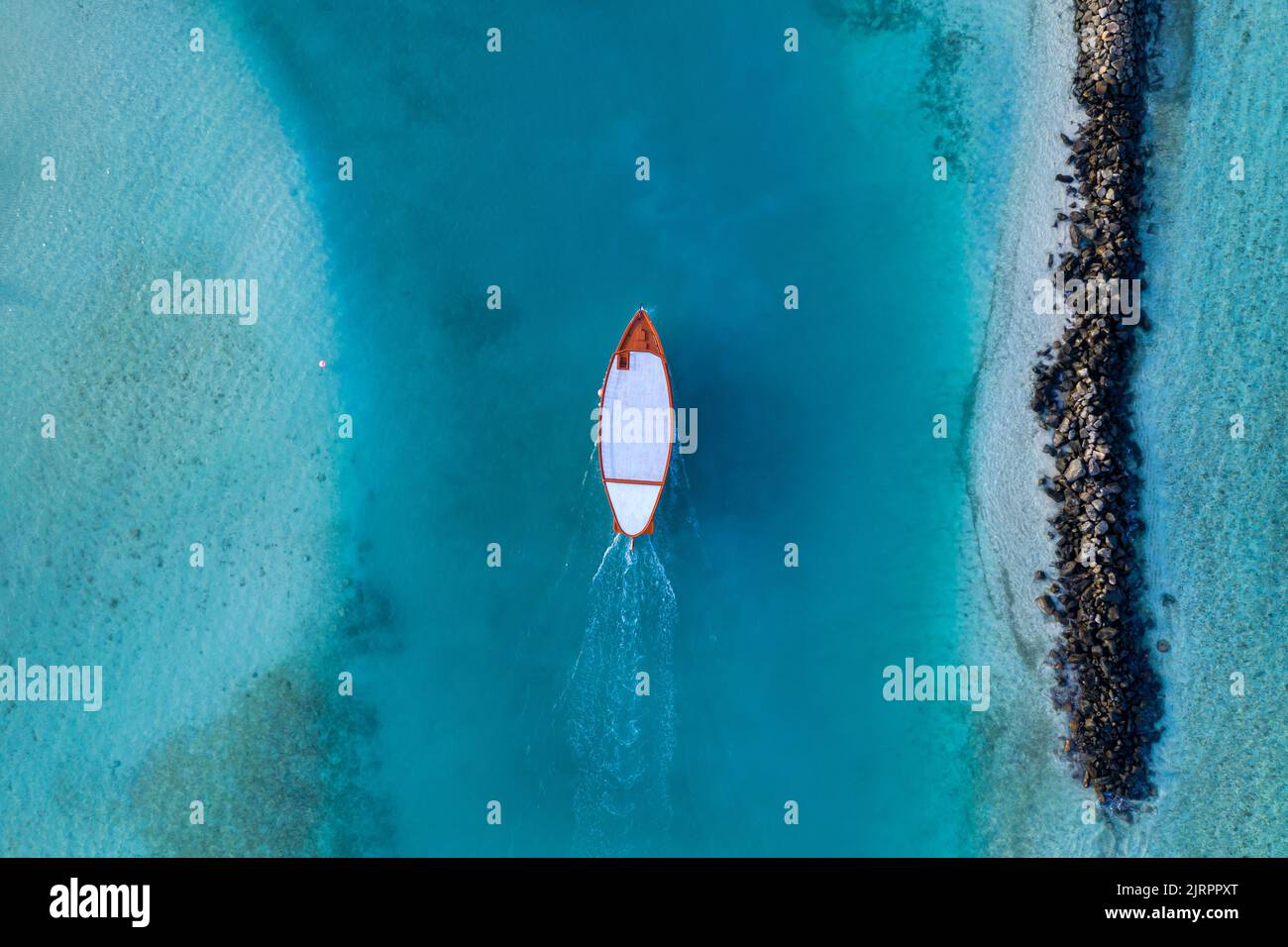 Aerial view of a boat on the move Stock Photo - Alamy