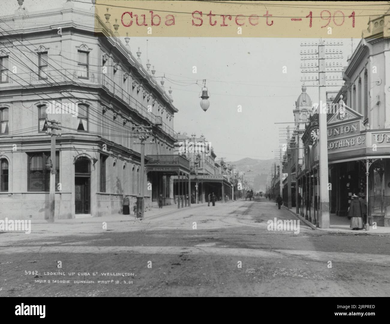 Wellington looking up cuba street hi-res stock photography and images ...