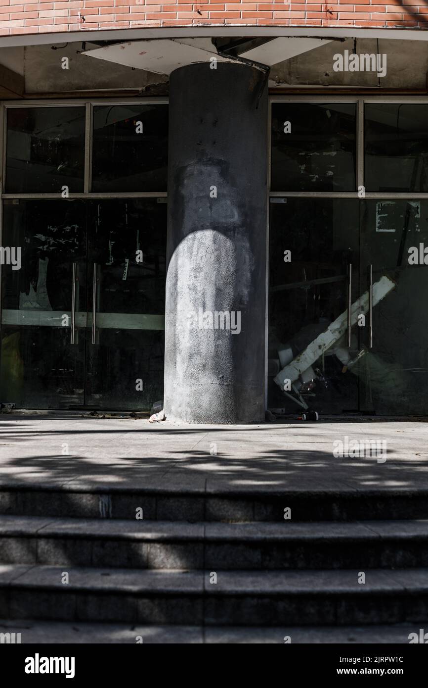 Light shadow architecture hi-res stock photography and images - Alamy