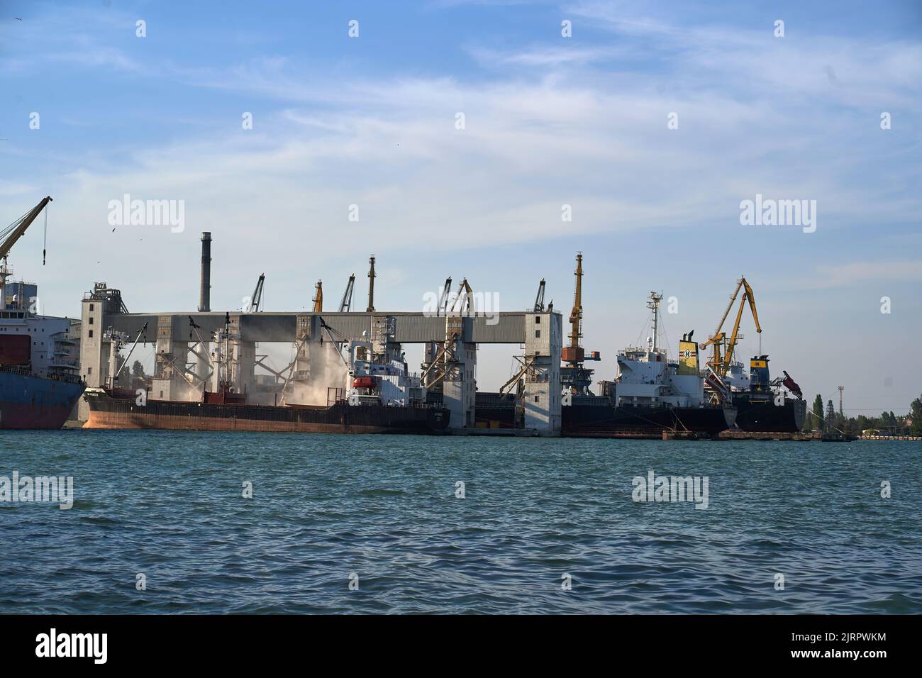Odessa, Ukraine SIRCA 2019: Bulk carrier at port grain elevator ...