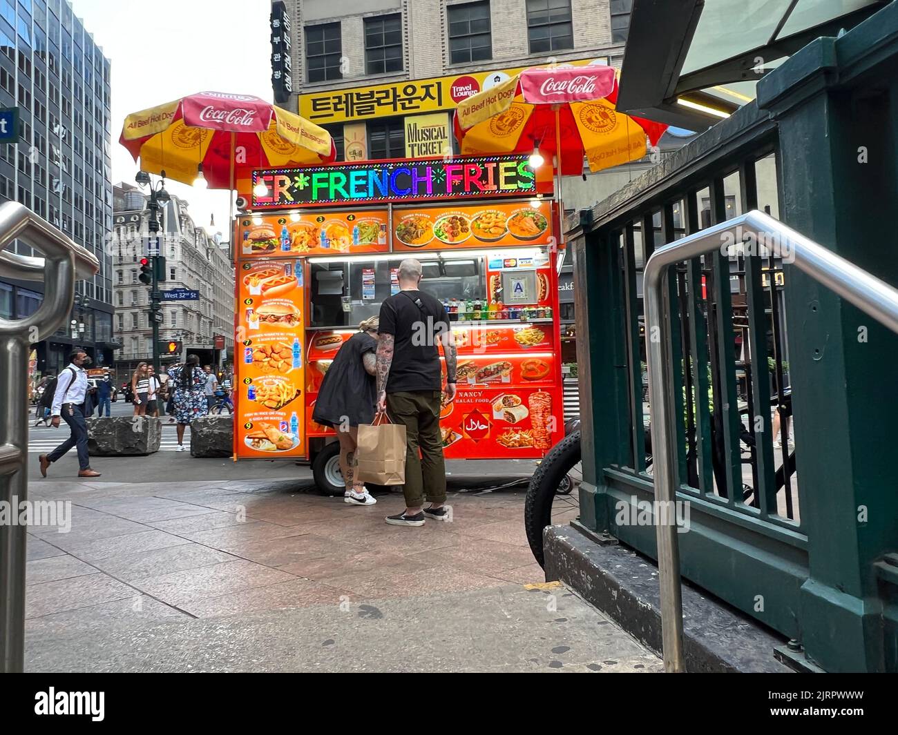 Harold square, manhattan hi-res stock photography and images - Alamy